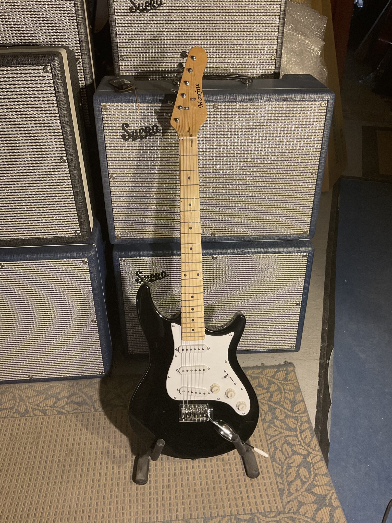 Maxine electric guitar - Band Aid Music