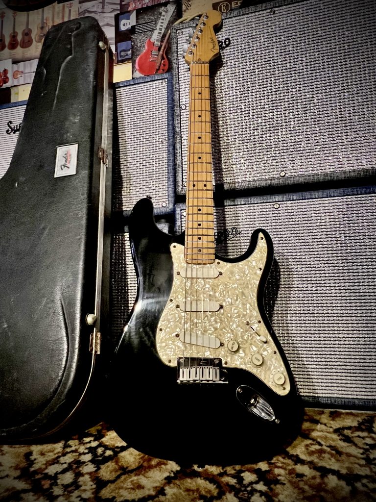 Fender Stratocaster Plus Deluxe USA 1997 - black - maple neck - Band ...